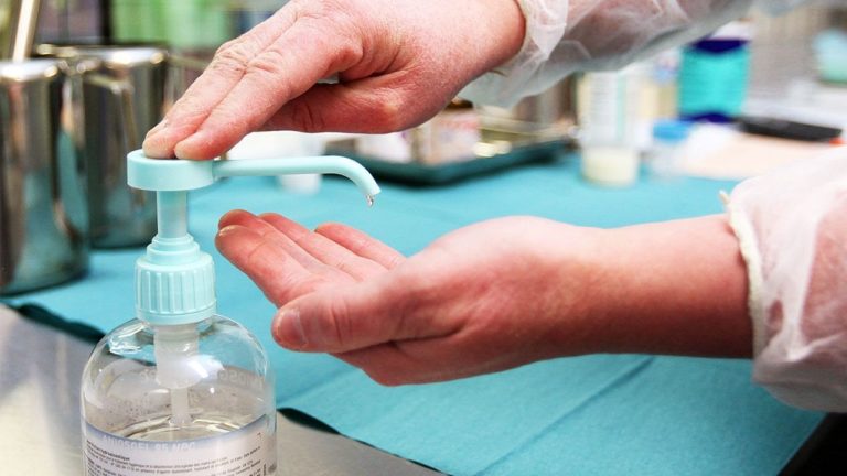 Good Hygiene Techniques for Medical Office Assistants